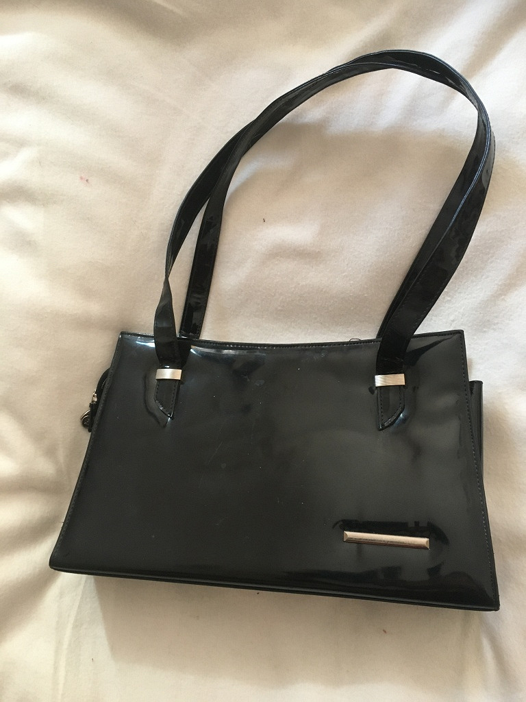 Сумка женская лакированная в дар (Москва). Дарудар