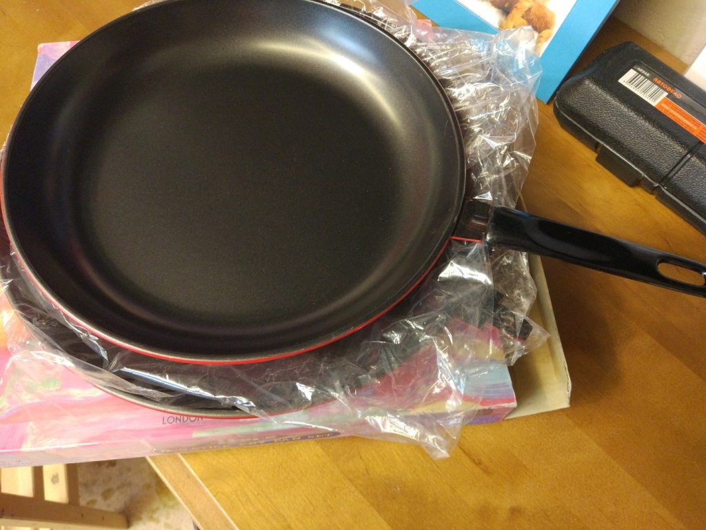 Сковородки в дар (Москва). Дарудар