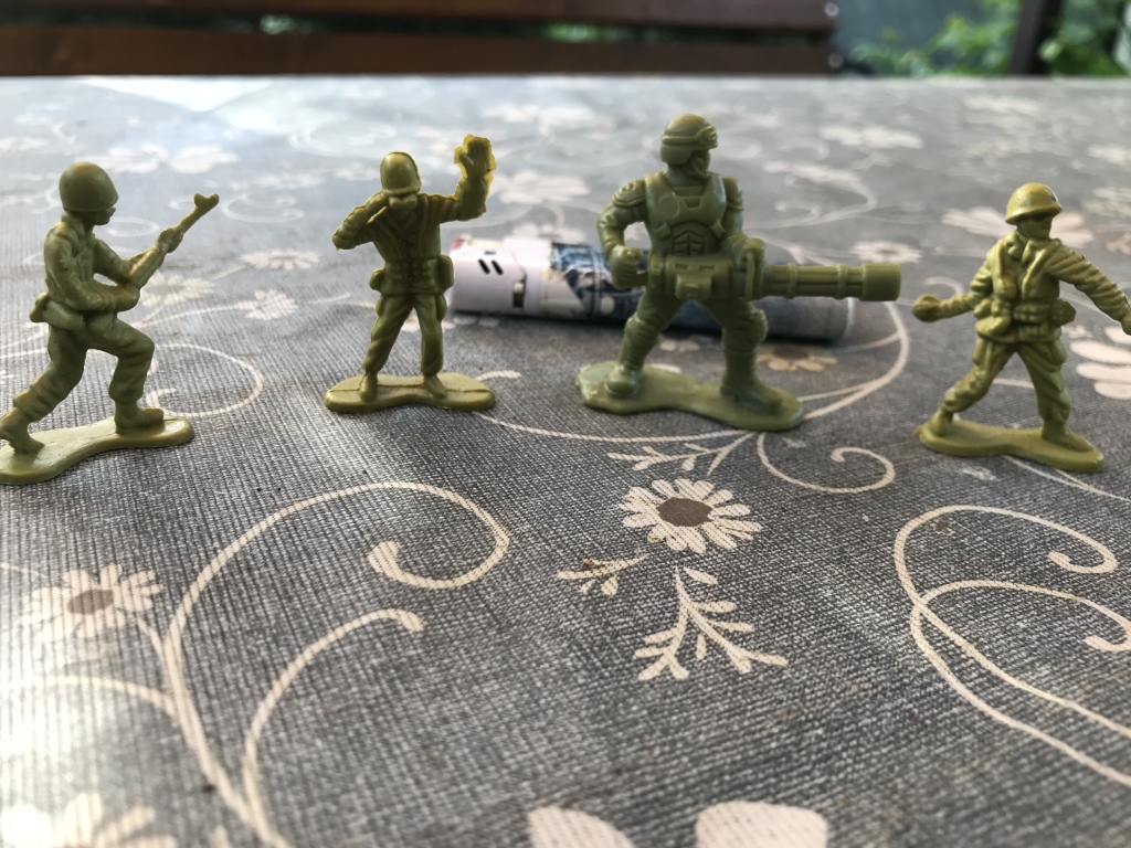 Пластмассовые солдатики в дар (Москва). Дарудар