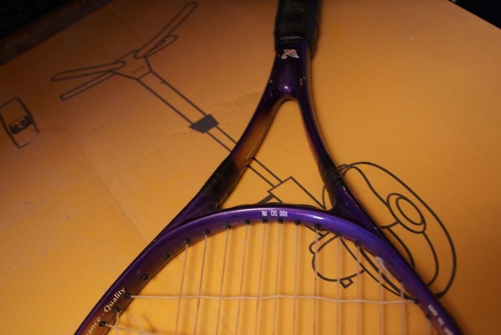 Теннисная ракетка Alibor в дар (Москва). Дарудар