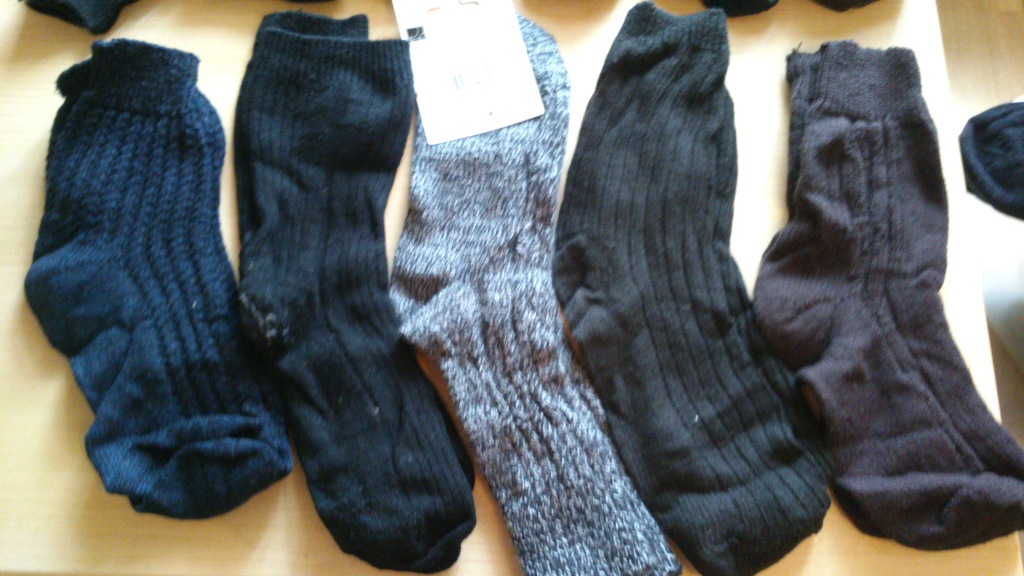 Носки теплые и светлые капроновые гольфы в дар (Москва). Дарудар