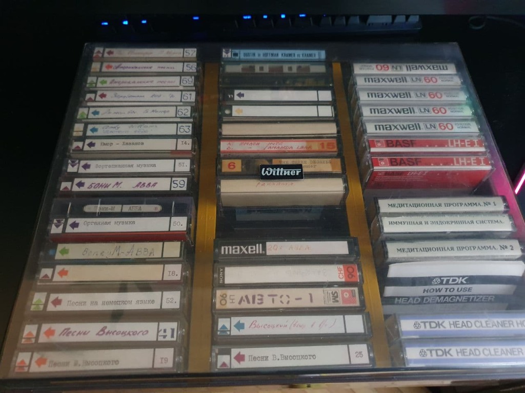 Магнитофон CD\Радио\Кассета + кассеты в дар (Москва). Дарудар