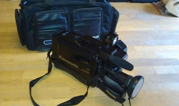 VHS Видеокамера Panasonic M3000 в дар (Москва). Дарудар