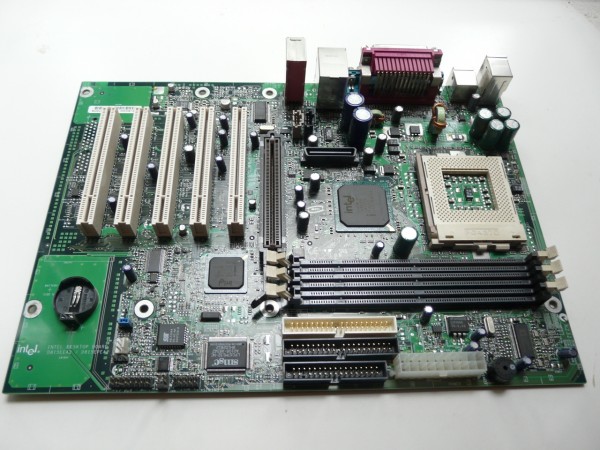 Материнские платы Intel Desktop Board D815EEA2/D815EPEA2 в дар ...