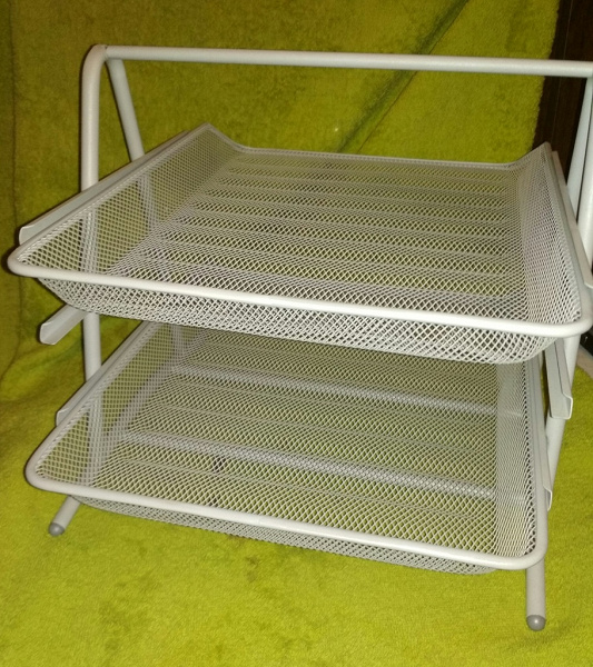 Лоток для бумаг металлический в дар (Москва). Дарудар