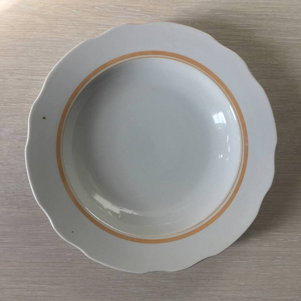 Блюдо с золотой каемкой СССР в дар (Санкт-Петербург). Дарудар